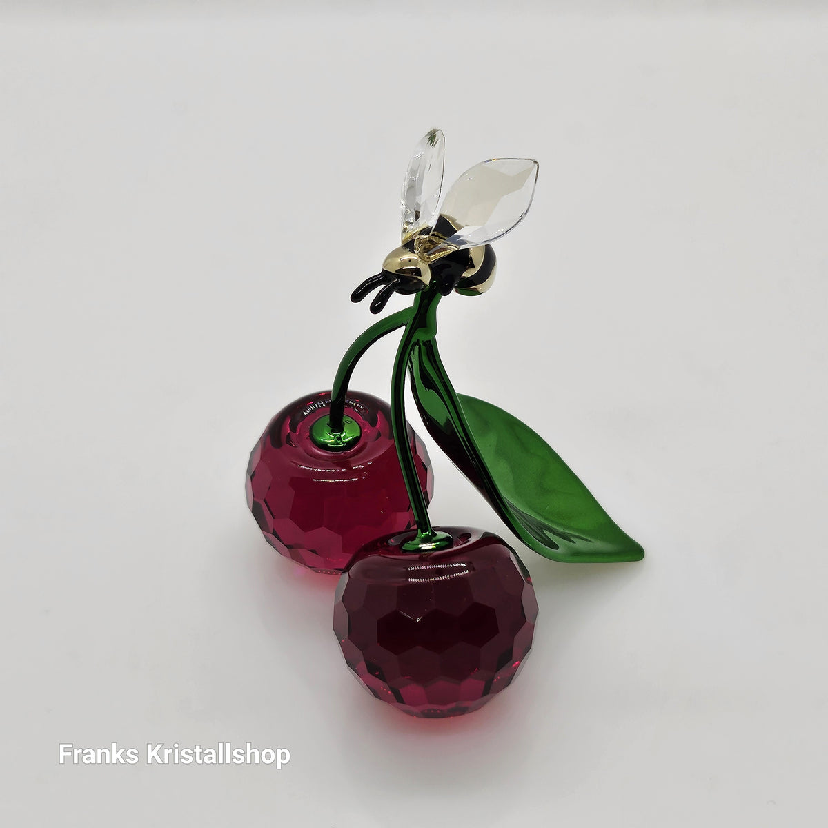 SWAROVSKI Idyllia Biene und Kirsche 5667550 – Franks Kristall Shop